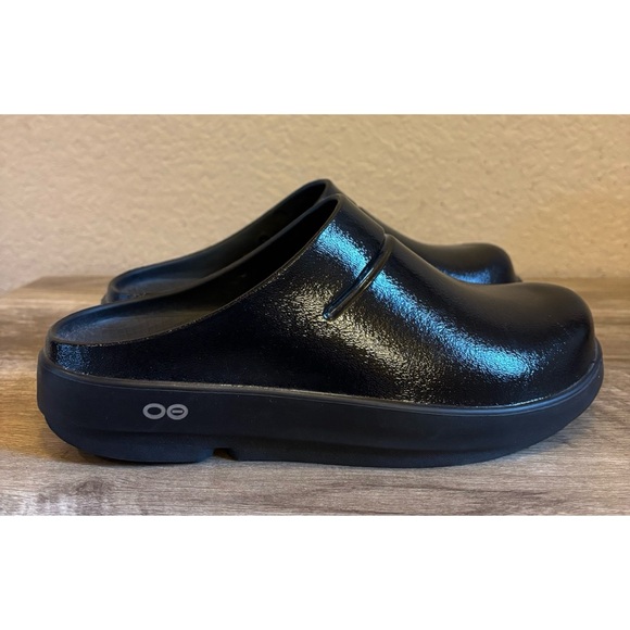 OOFOS | Shoes | Oofos Ooclog Shoes Black Shiny | Poshmark